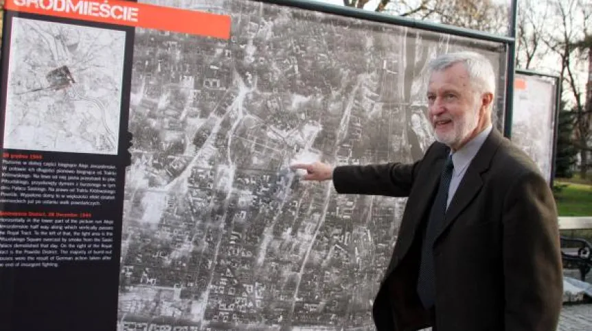 Wystawa zdjęć lotniczych Warszawy z okresu II wojny światowej | Nauka w ...